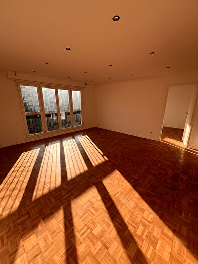 Appartement à louer - Livry-Gargan, Zones Commerciales - 4 pièces - 3 chambres