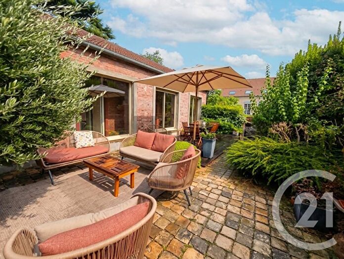Le Mesnil-le-Roi : Maison 5 pièces à vendre