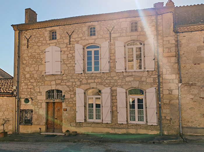 Maison à vendre - Montpezat - 9 pièces - 5 chambres
