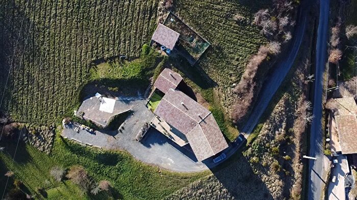 Maison à vendre - Saint-Cyr-le-Chatoux - 6 pièces - 4 chambres