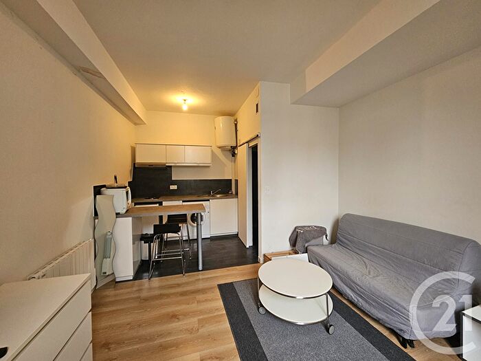 Appartement 1 pièce à Châteauroux, Centre-ville, Les Marins, à louer