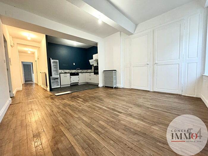 Appartement à louer - Toul, Centre-ville - 3 pièces - 2 chambres