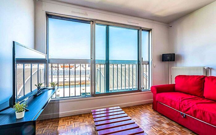 Appartement à louer - République-Saint Ambroise, Paris ème arrondissement - 1 pièce