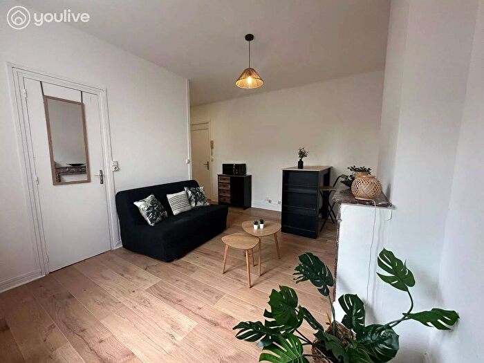 Appartement à louer - Centre Ville, Saint-Quentin - 1 pièce
