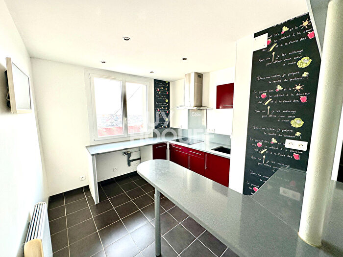 Appartement à louer - Clermont-Ferrand, Cotes de Clermont - 2 pièces - 1 chambre