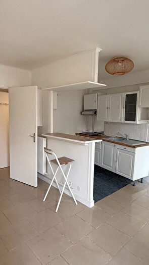 Appartement à louer - Bourg-la-Reine, Centre-ville - 1 pièce