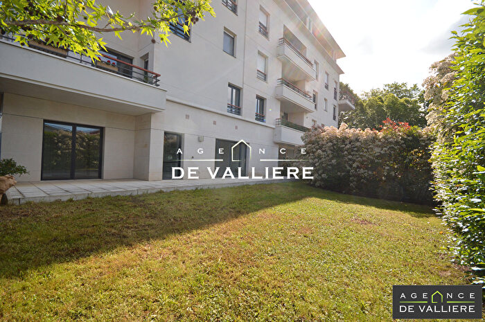 Appartement à louer - Rueil-Malmaison, Mont Valerien - 3 pièces - 2 chambres