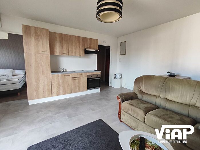 Appartement à louer - Limoges, Centre-ville, Hôtel de Ville, Emailleurs - 1 pièce