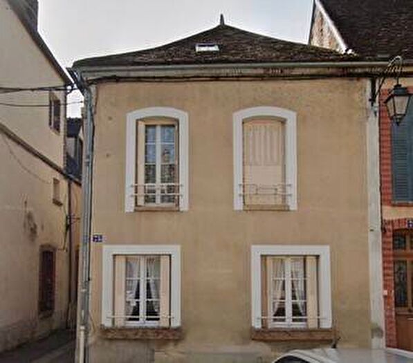 Maison à louer - Bourg et Hameaux Rive Droite, Villeneuve sur Yonne - 3 pièces