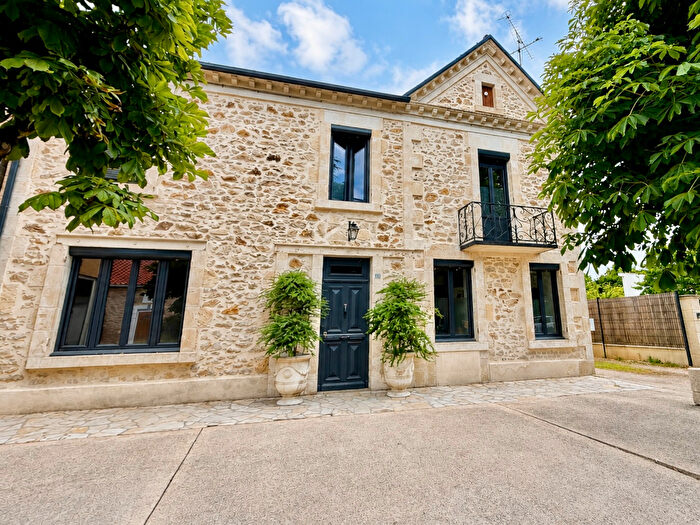 Saint-Vite : Maison 6 pièces à vendre