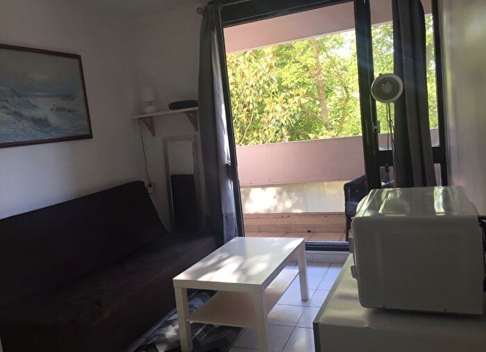 Appartement à louer - Aix-en-Provence, Les Milles - 2 pièces - 1 chambre