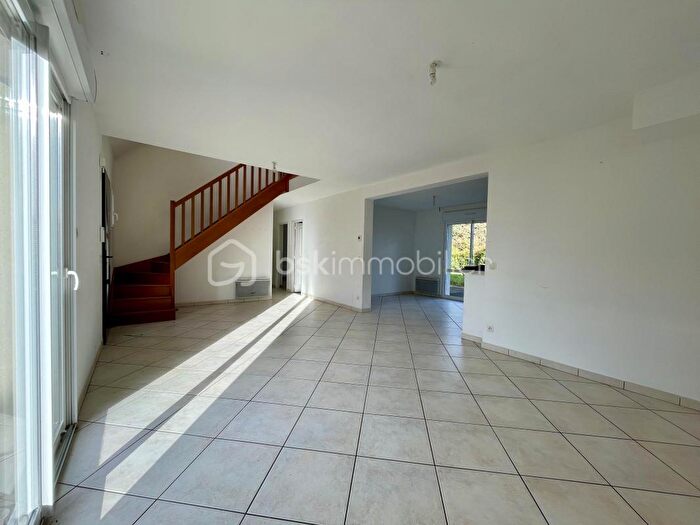 Maison 6 pièces à Esvres, à vendre