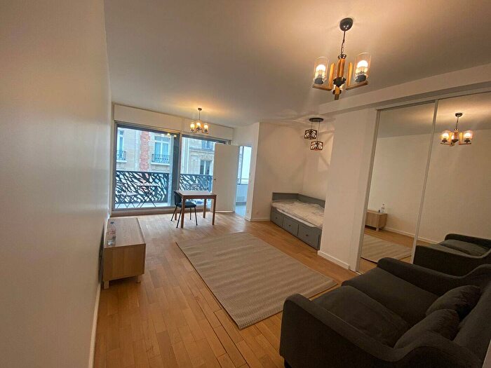 Appartement à louer - Saint Philippe du Roule, Paris ème arrondissement - 1 pièce