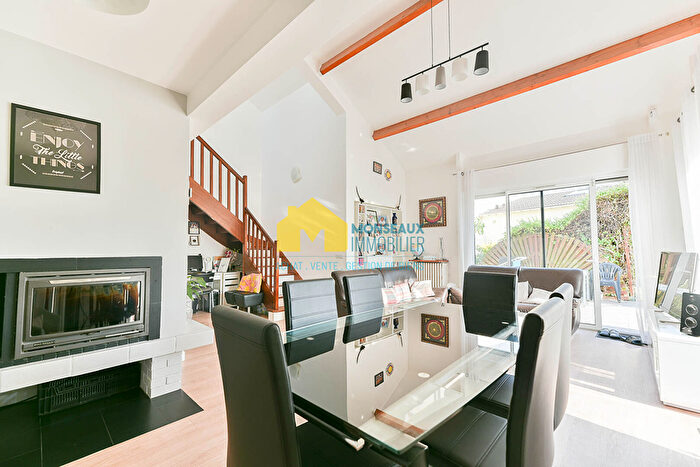 Maison à vendre - Sainte-Geneviève-des-Bois, Paul Vaillant Couturier - 8 pièces - 5 chambres