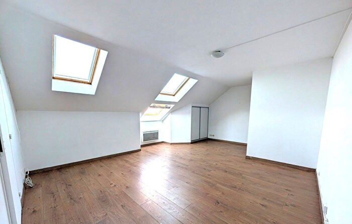 Appartement 1 pièce à Les Cordeliers, Pontoise, à louer