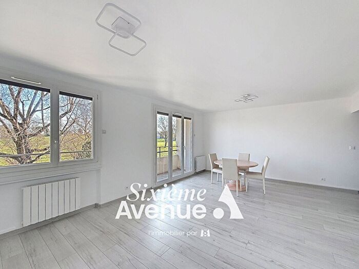 Appartement à louer - Sablon, Décines-Charpieu - 3 pièces - 2 chambres