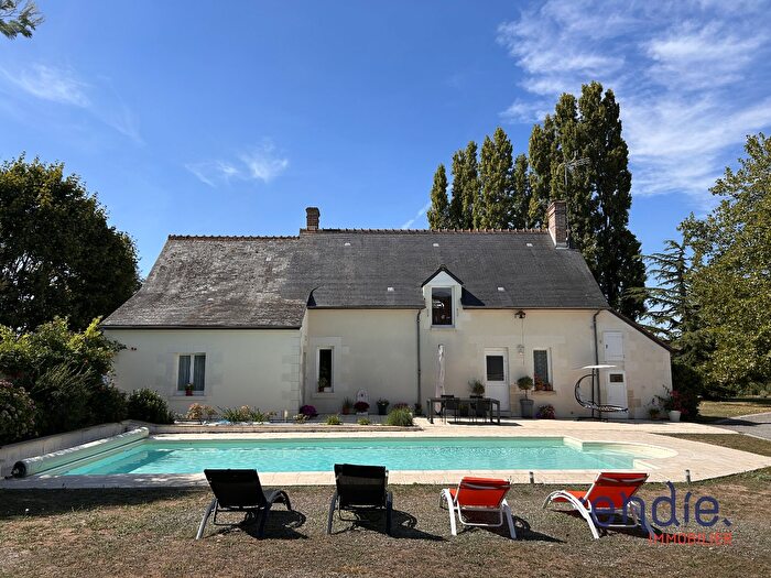 Maison à vendre - Chemillé-sur-Indrois - 10 pièces - 7 chambres