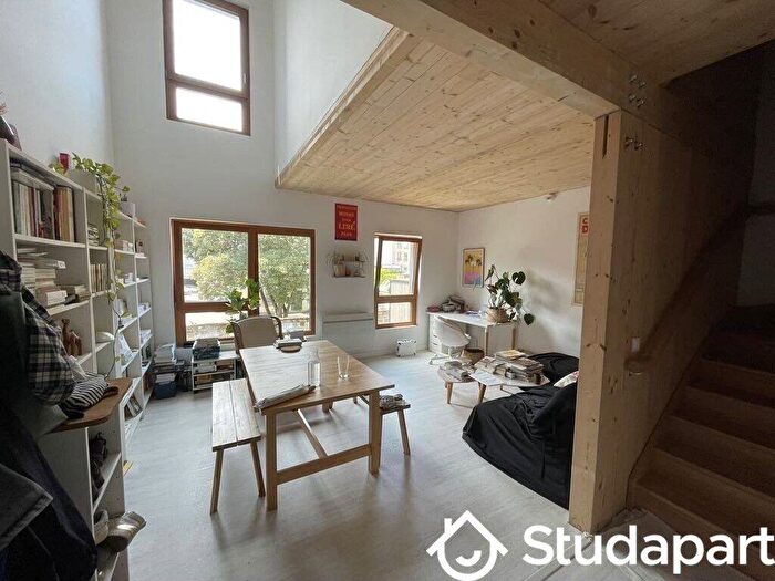 Appartement à louer - Cité Pierre et Marie Curie, Ivry-sur-Seine - 1 pièce - 1 chambre