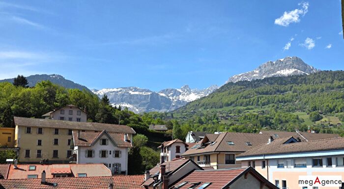Appartement à vendre - Sallanches, Centre-ville - 3 pièces - 2 chambres