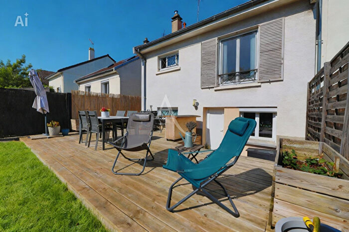 Maison à vendre - Chatou, Ouest - 6 pièces - 3 chambres