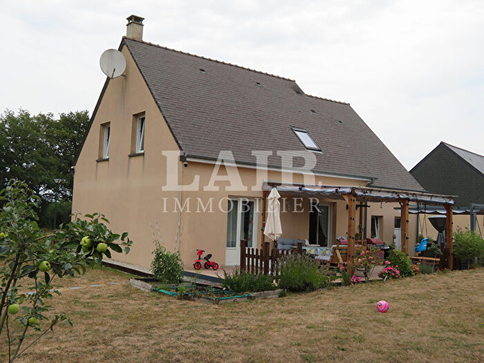 Saint-Cyr-en-Pail - Maison 5 pièces à vendre
