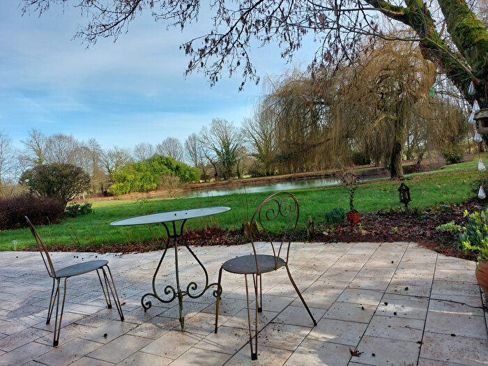 Maison à vendre - Savigné-lévêque - 6 pièces - 5 chambres