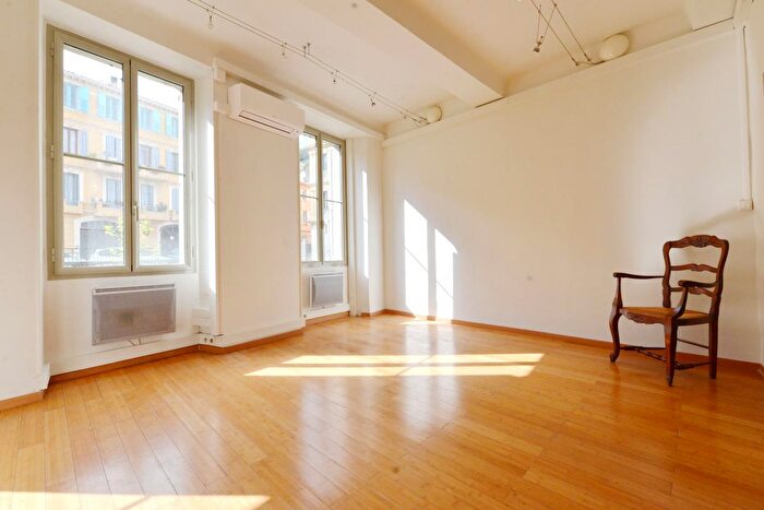 Appartement à vendre - Grasse, Centre-ville Nord - 4 pièces - 2 chambres