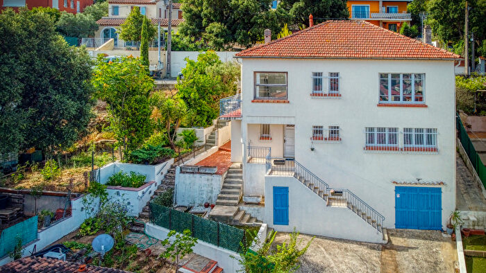 Maison à vendre - La Seyne-sur-Mer, Est - 7 pièces - 6 chambres