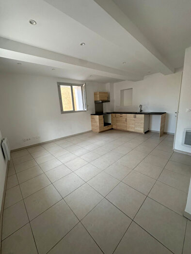 Appartement à louer - Châteaurenard, Centre-ville - 2 pièces - 1 chambre