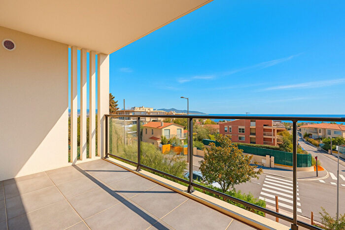 Appartement à vendre - Antibes, Rastines, Super Antibes, Laval, La Fontonne - 2 pièces - 1 chambre