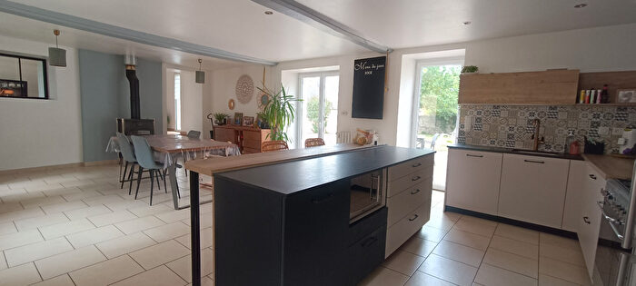 Maison à vendre - Parné-sur-Roc - 6 pièces - 4 chambres