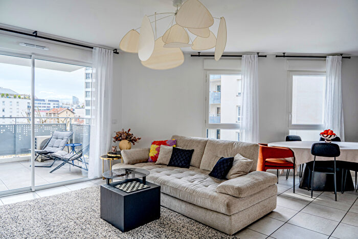 Villeurbanne, Doua : Appartement 4 pièces à louer