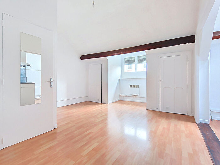 Appartement à louer - Dijon, Centre-ville - 1 pièce