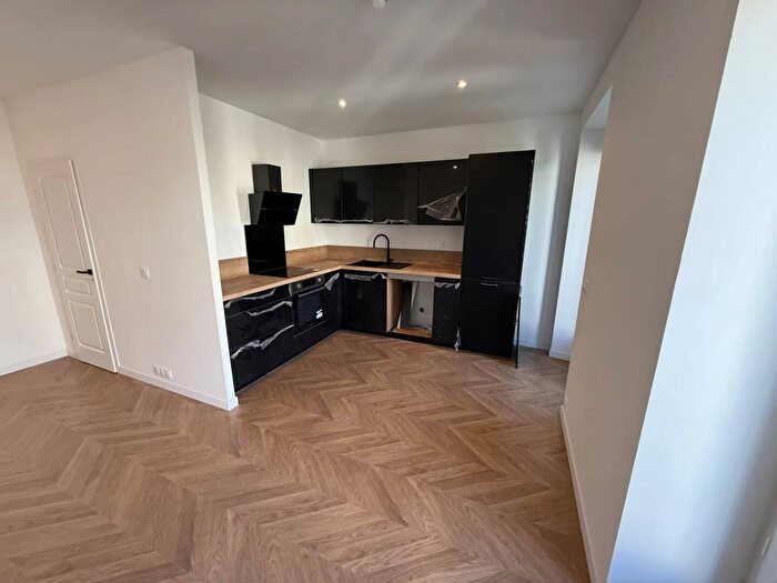 Appartement à louer - Thiers, Nice - 3 pièces - 2 chambres