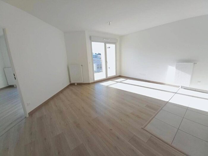 Appartement à louer - Centre-Saint Bonnet-Muissiat, Villefontaine - 2 pièces - 1 chambre