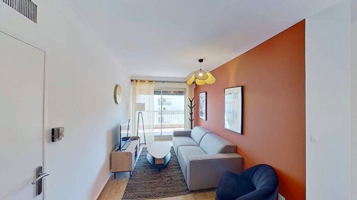 Appartement à louer - Saint Charles, Marseille er arrondissement - 6 pièces - 5 chambres