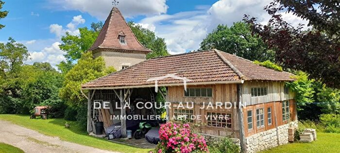 Maison à vendre - Bourg-de-Visa - 10 pièces - 5 chambres