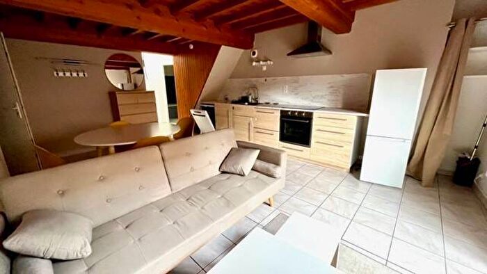 Appartement à louer - Montrevel-en-Bresse - 3 pièces - 1 chambre