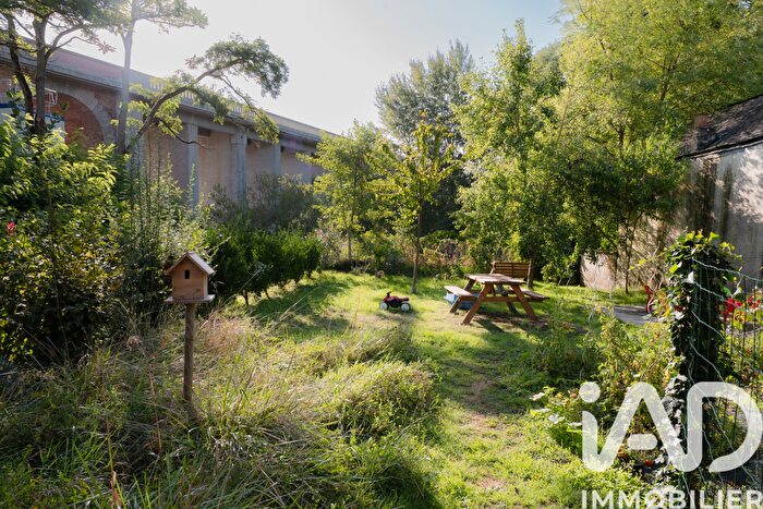 Maison à vendre - Beaumont-sur-Sarthe - 4 pièces - 3 chambres