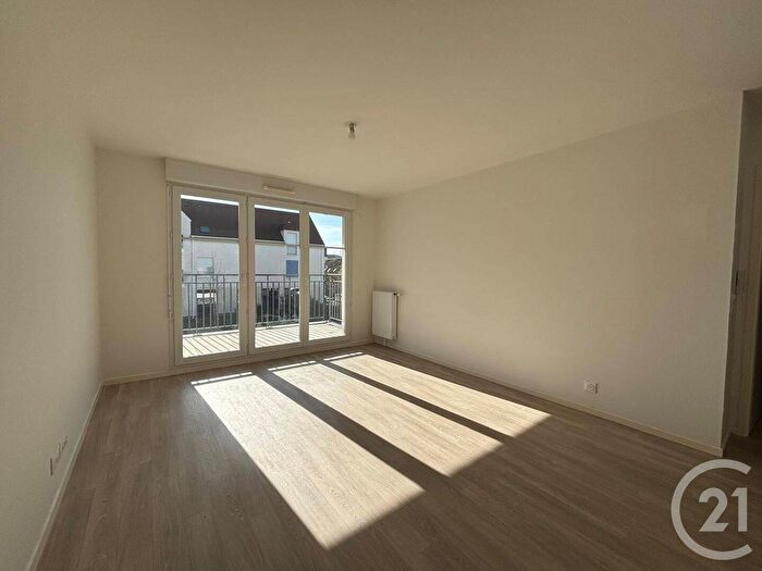 Appartement à louer - Savigny-le-Temple - 3 pièces - 2 chambres