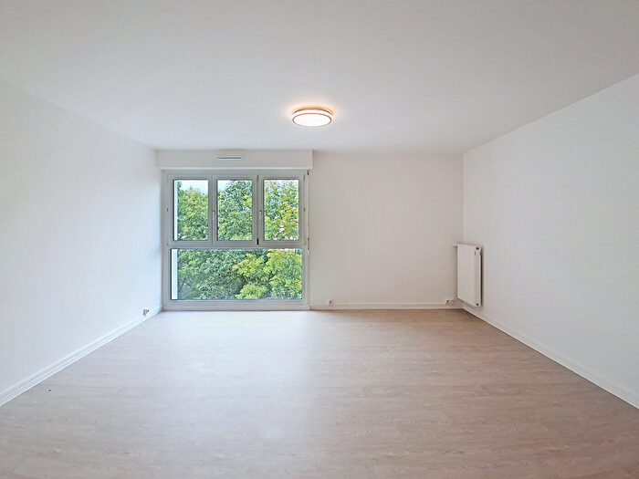 Appartement à louer - Boulay-Moselle - 3 pièces - 2 chambres