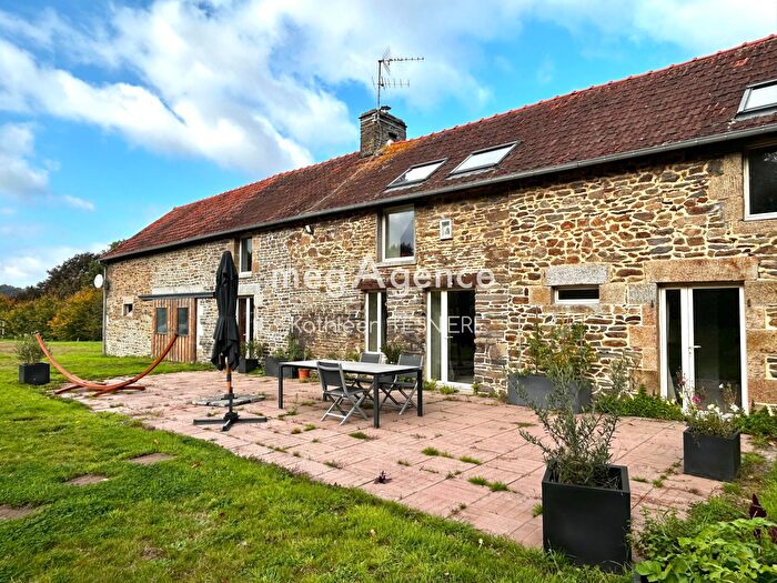 Maison à vendre - Saint-Martin-de-Landelles - 5 pièces - 3 chambres