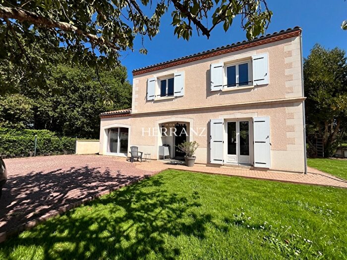 Maison 5 pièces à Saint-Émilion, à vendre