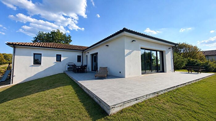Maison 6 pièces à vendre à Saint-Pierre-Lafeuille