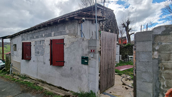 Maison à vendre - Saint-Floret - 7 pièces - 4 chambres