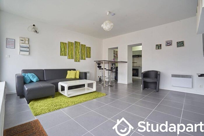 Appartement à louer - Petit Ronchin - 1 pièce - 3 chambres