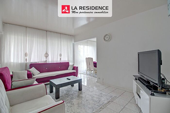Appartement 5 pièces à Les Mureaux, Grand Ouest, à vendre
