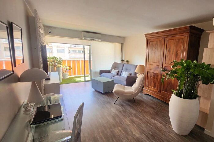 Appartement à vendre - Cagnes-sur-Mer, Le Cros de Cagnes, Les Vespins - 3 pièces