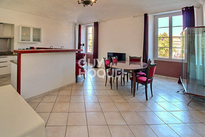 Ajaccio, Citadelle : Appartement 4 pièces à louer