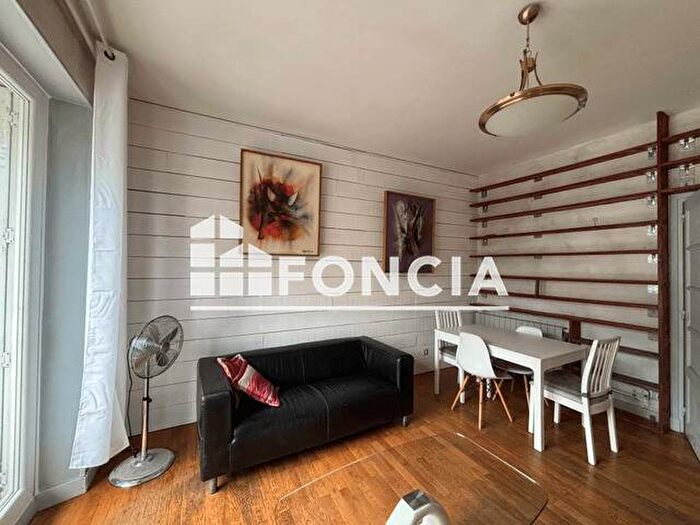 Appartement à louer - Allies-Clos dOr, Grenoble - 3 pièces - 2 chambres